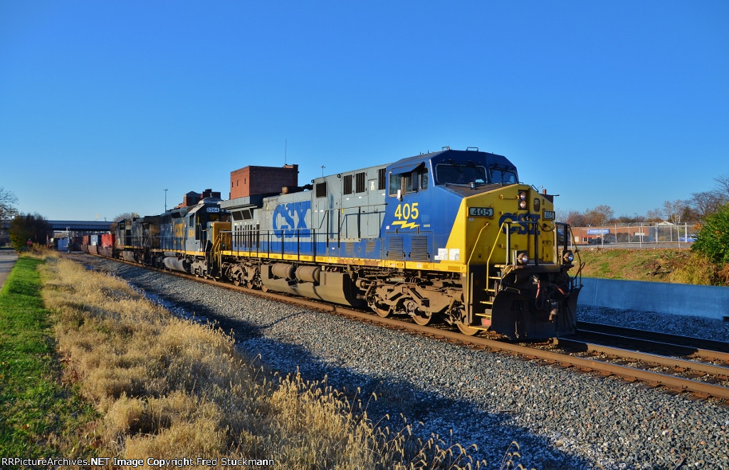 CSX 405 leads stacks east.